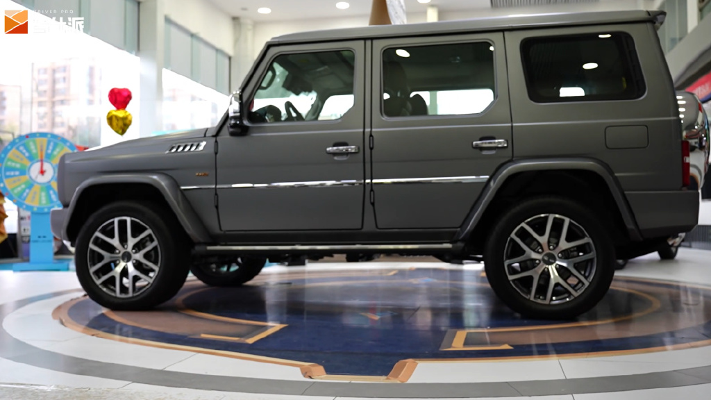 探店北汽BJ80：嘴上说不要身体很诚实，方盒子车让人全无抵抗力__财经头条