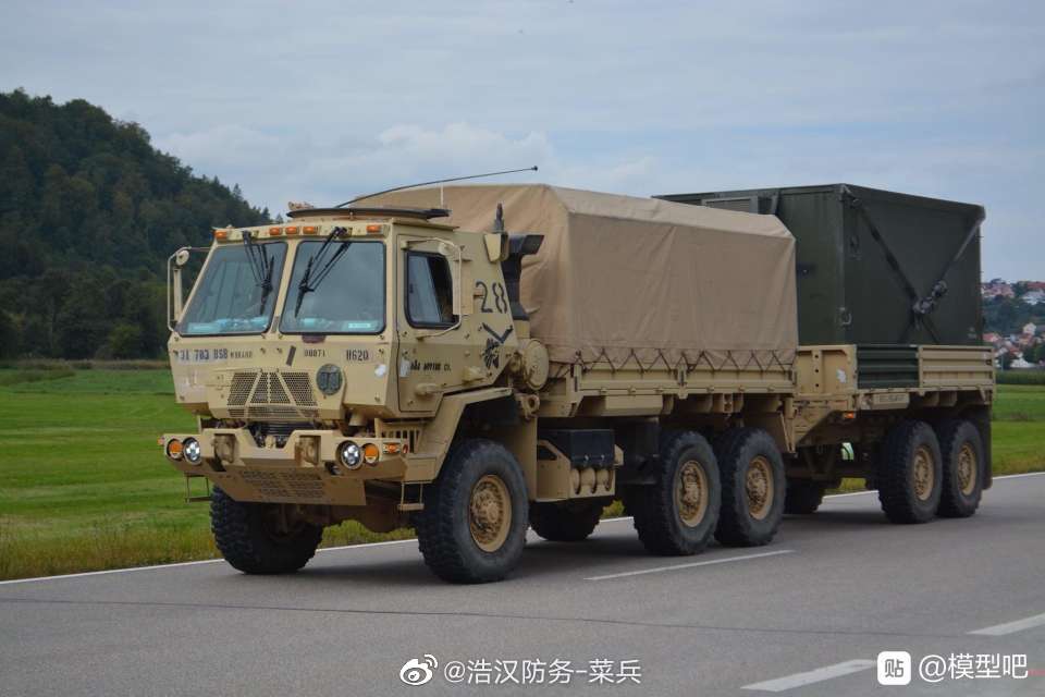 美军的M1078/1082/1083卡车家族有3种-4种驾驶室构型