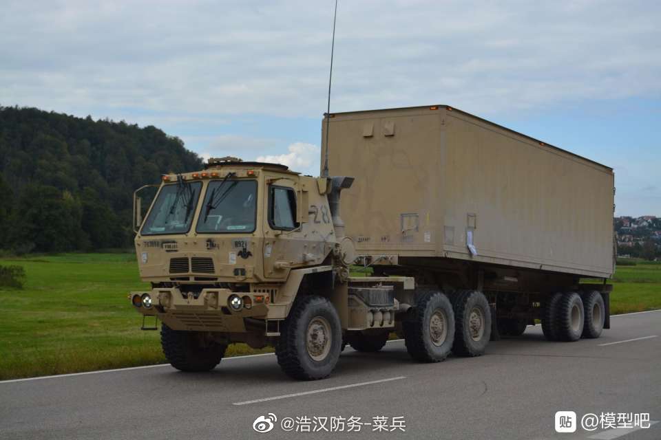 美军的M1078/1082/1083卡车家族有3种-4种驾驶室构型