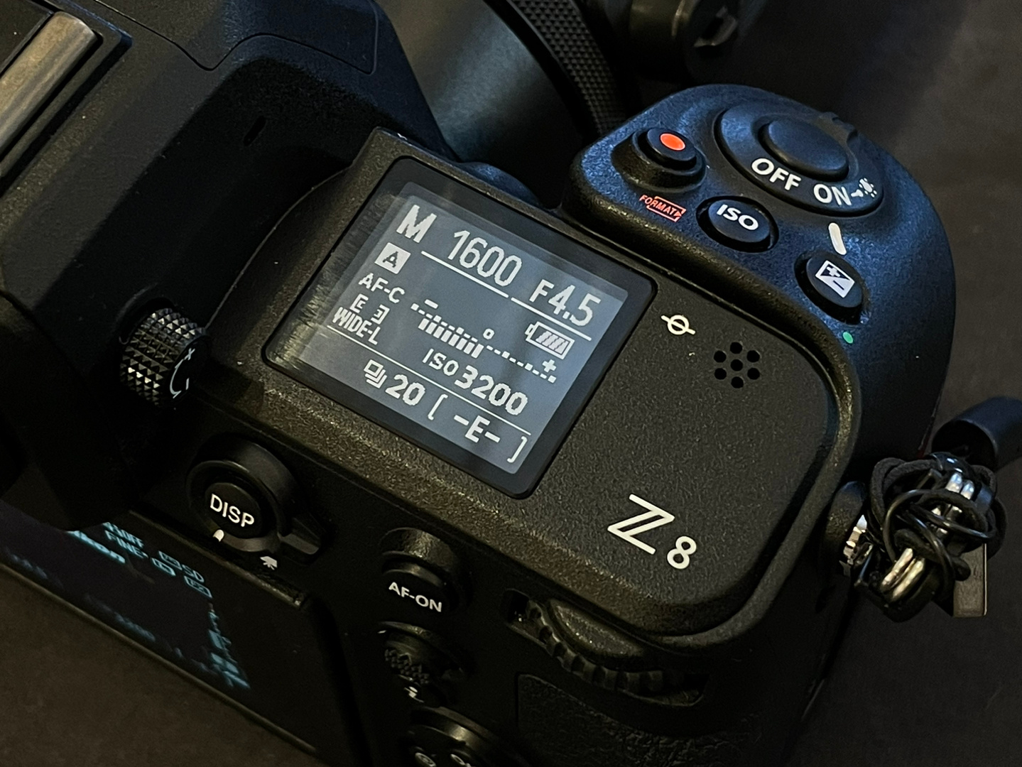 带大家近距离看一下 尼康Z8细节与上手效果！__财经头条