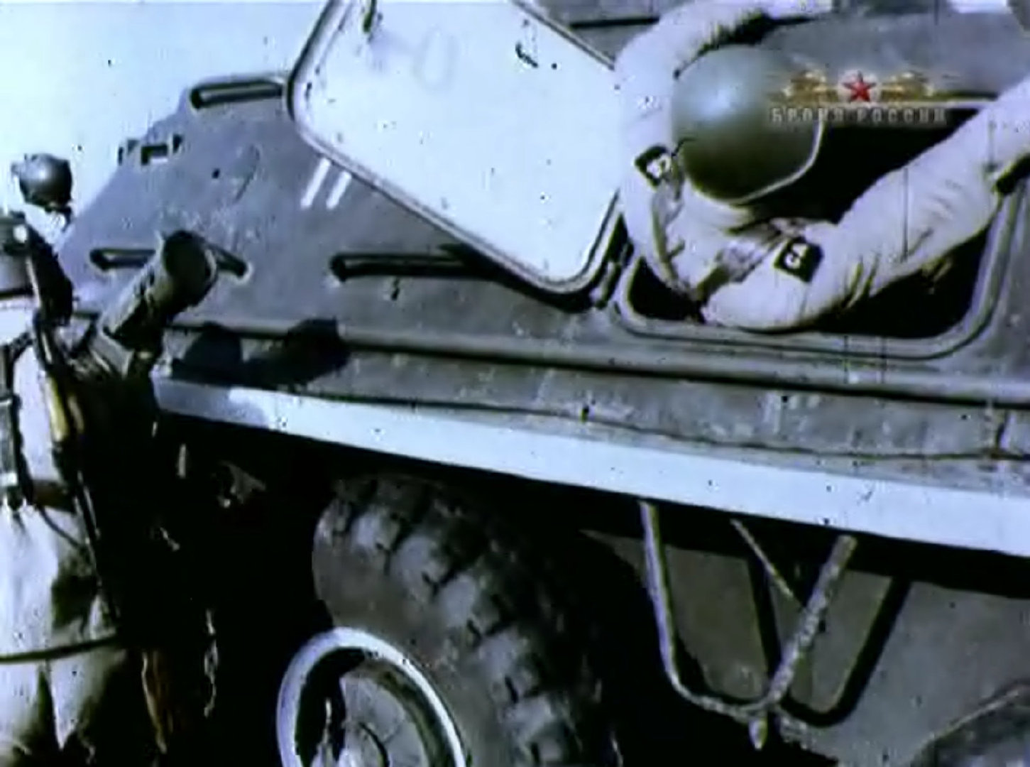 在战场上做体操——BTR-60PB车载步兵繁杂下车步骤