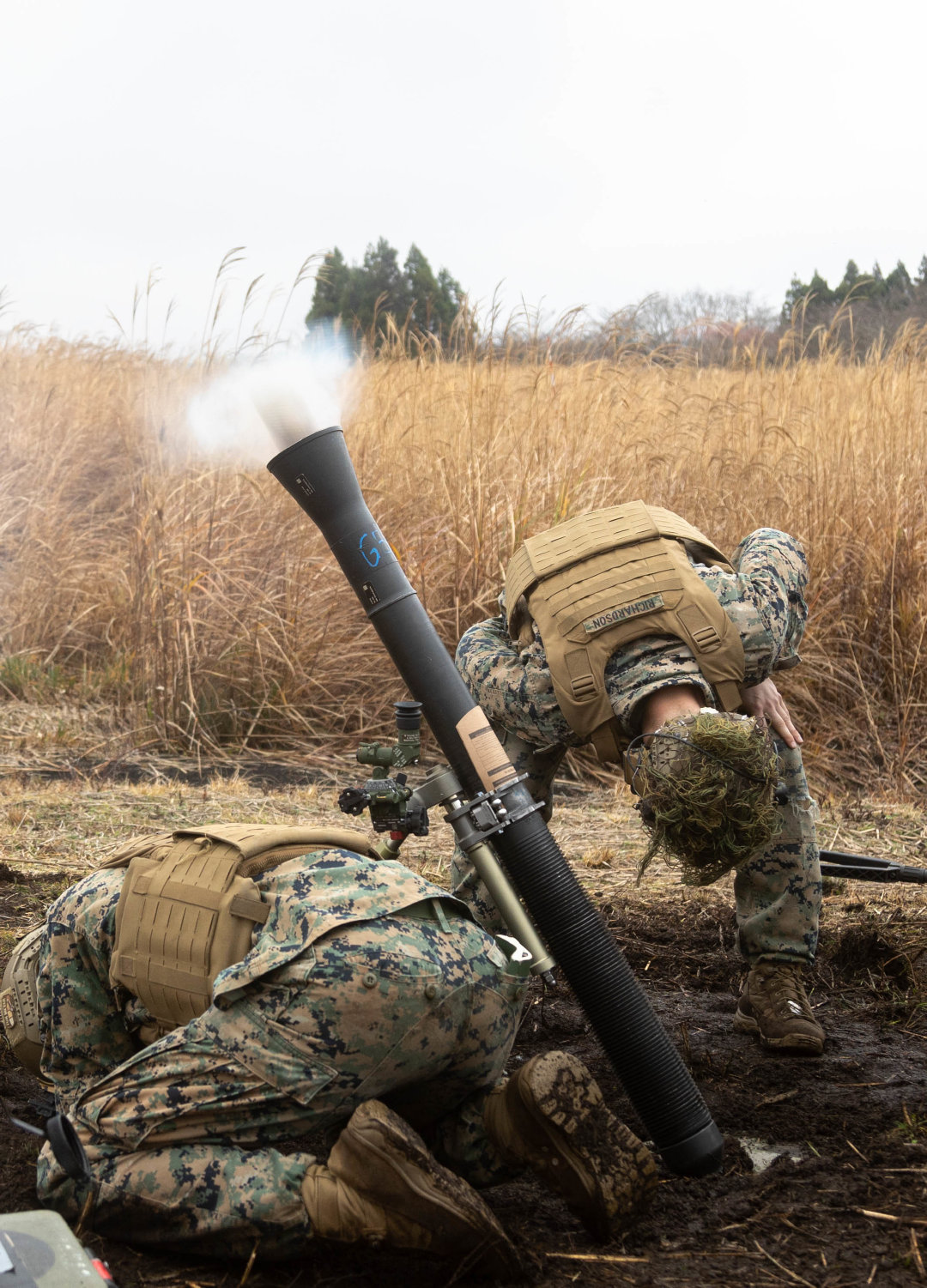 美国海军陆战队使用M252 - 81毫米迫击炮系统