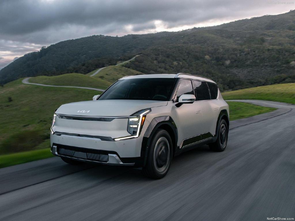 韩国人的理想L8来了！起亚EV9敢卖35万，销量看齐帕里斯帝-新浪汽车