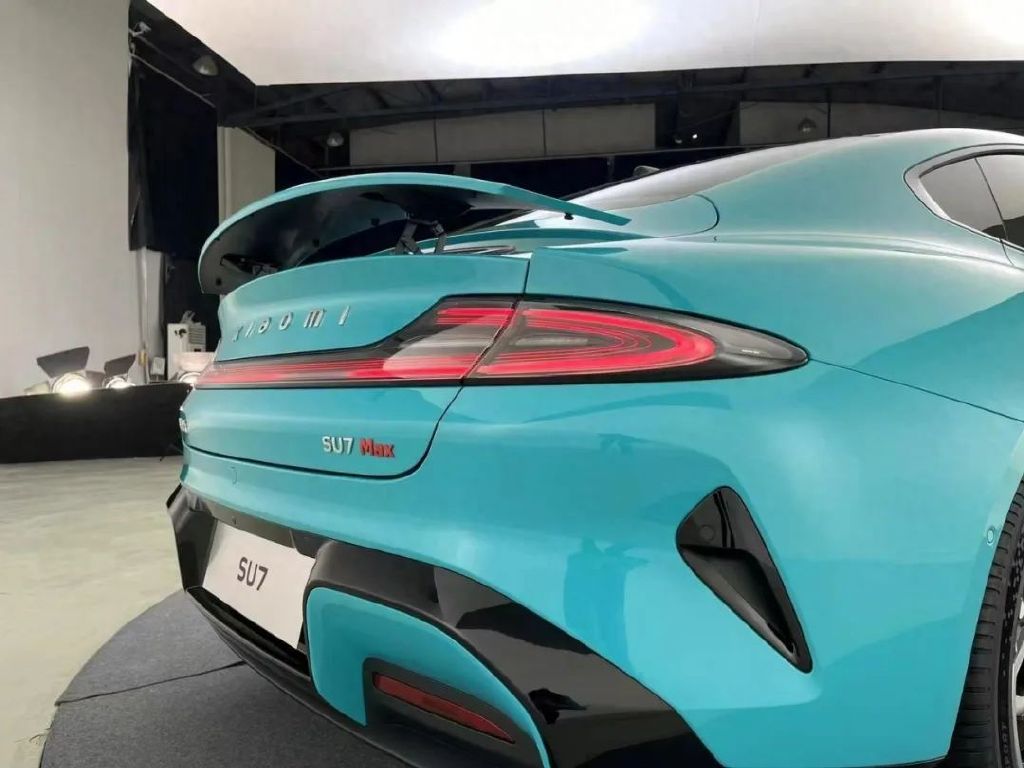 小米SU7谍照提前曝光！车友表示小米SU7生不逢时？-新浪汽车