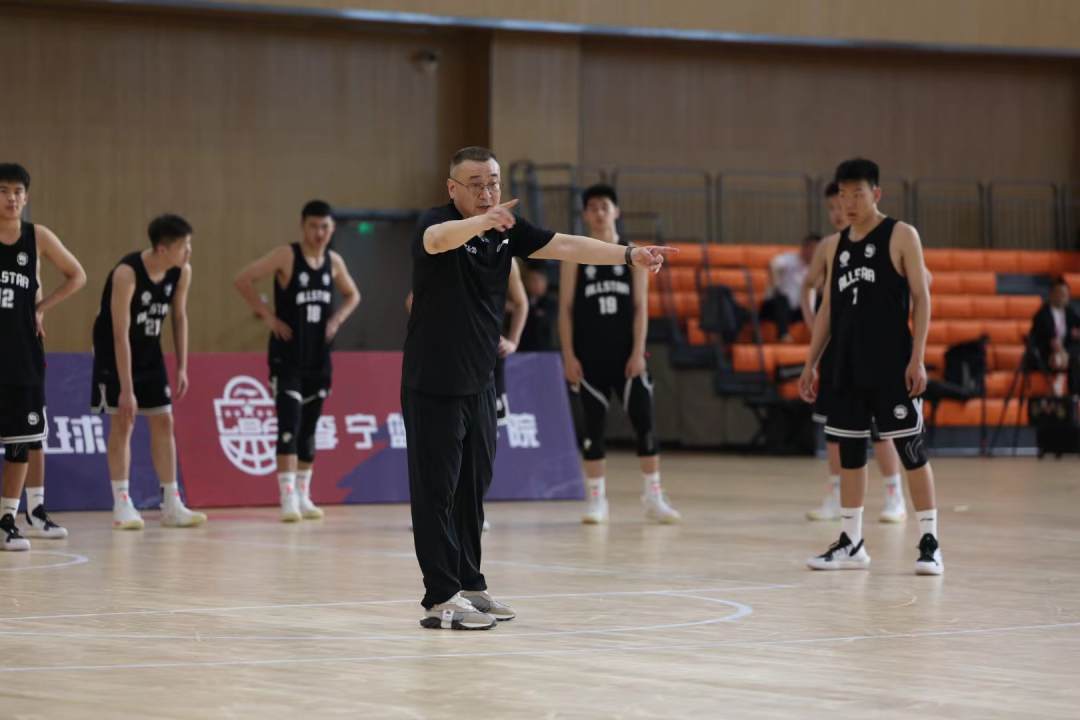 CJBL全明星赛：师徒同上“训练课”|球员|中国篮球|全明星赛_新浪新闻