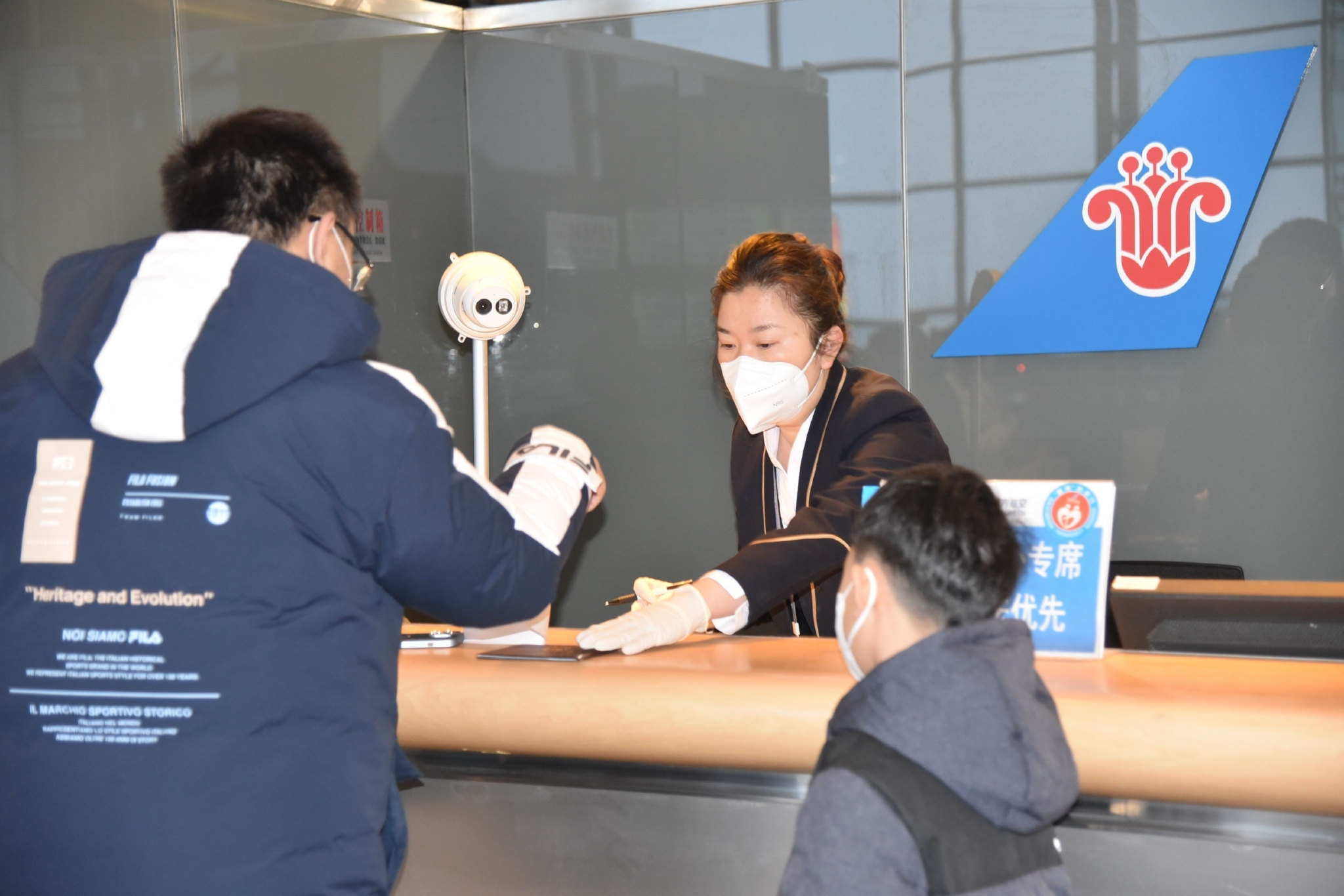 南航CZ682抵达沈阳！全面放开入境限制后沈阳首个入境航班|春运|班次|航班_新浪新闻