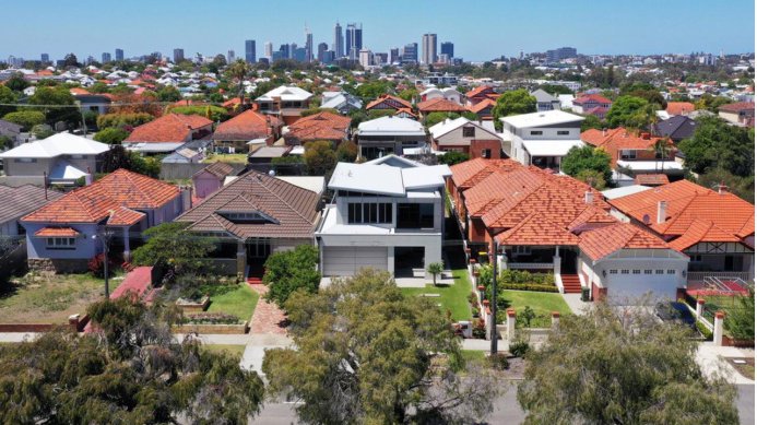 澳大利亚生活成本危机加剧，绝望的年轻人：性生活没了……|性生活|生活成本|父母_新浪新闻