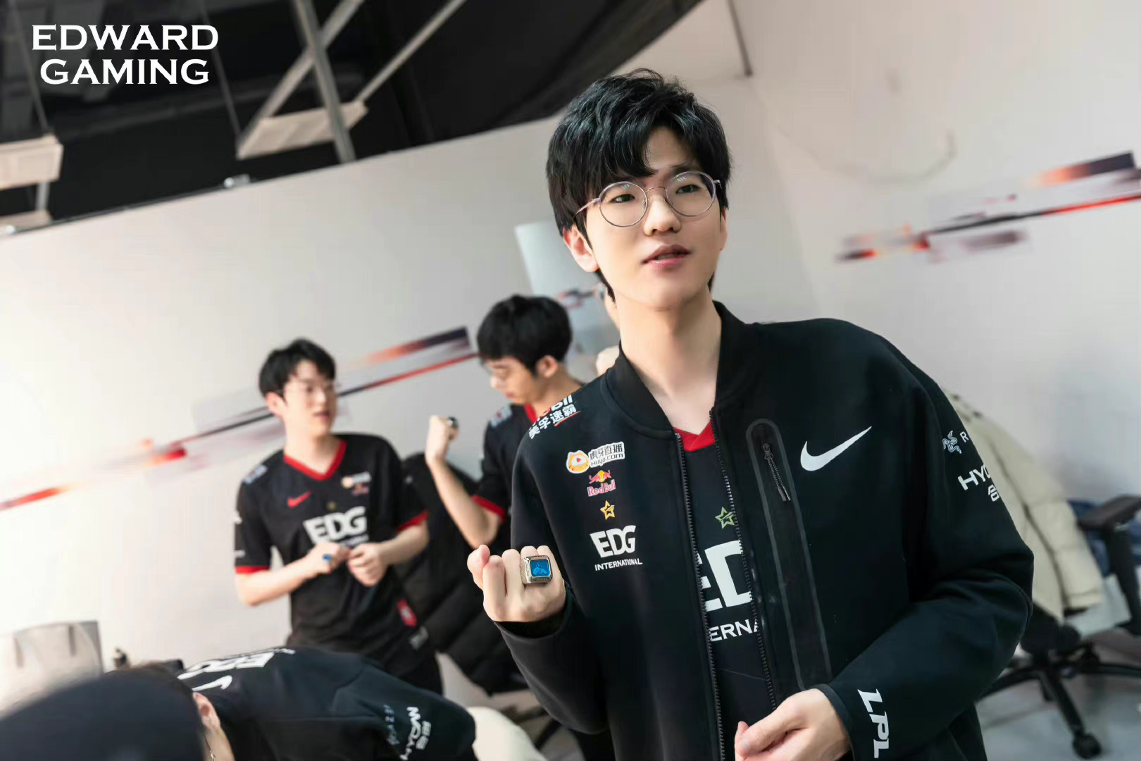 Jiejie在LPL登场三周年