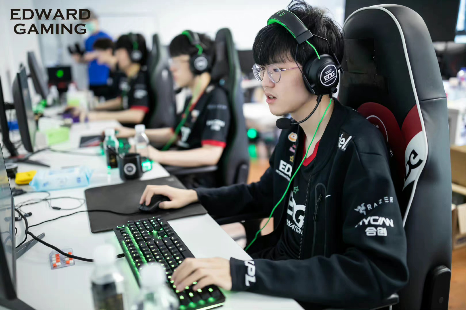 Jiejie在LPL登场三周年