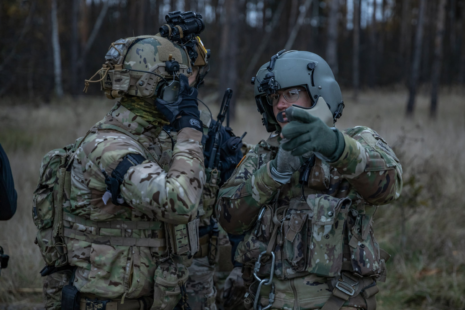 波兰陆军Jednostka Wojskowa反盖世太保(AGAT)部队医疗后送训练
