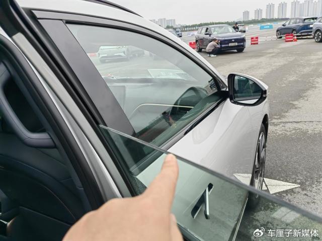 叫板L8单挑C16?东风奕派008动态试驾报告-新浪汽车