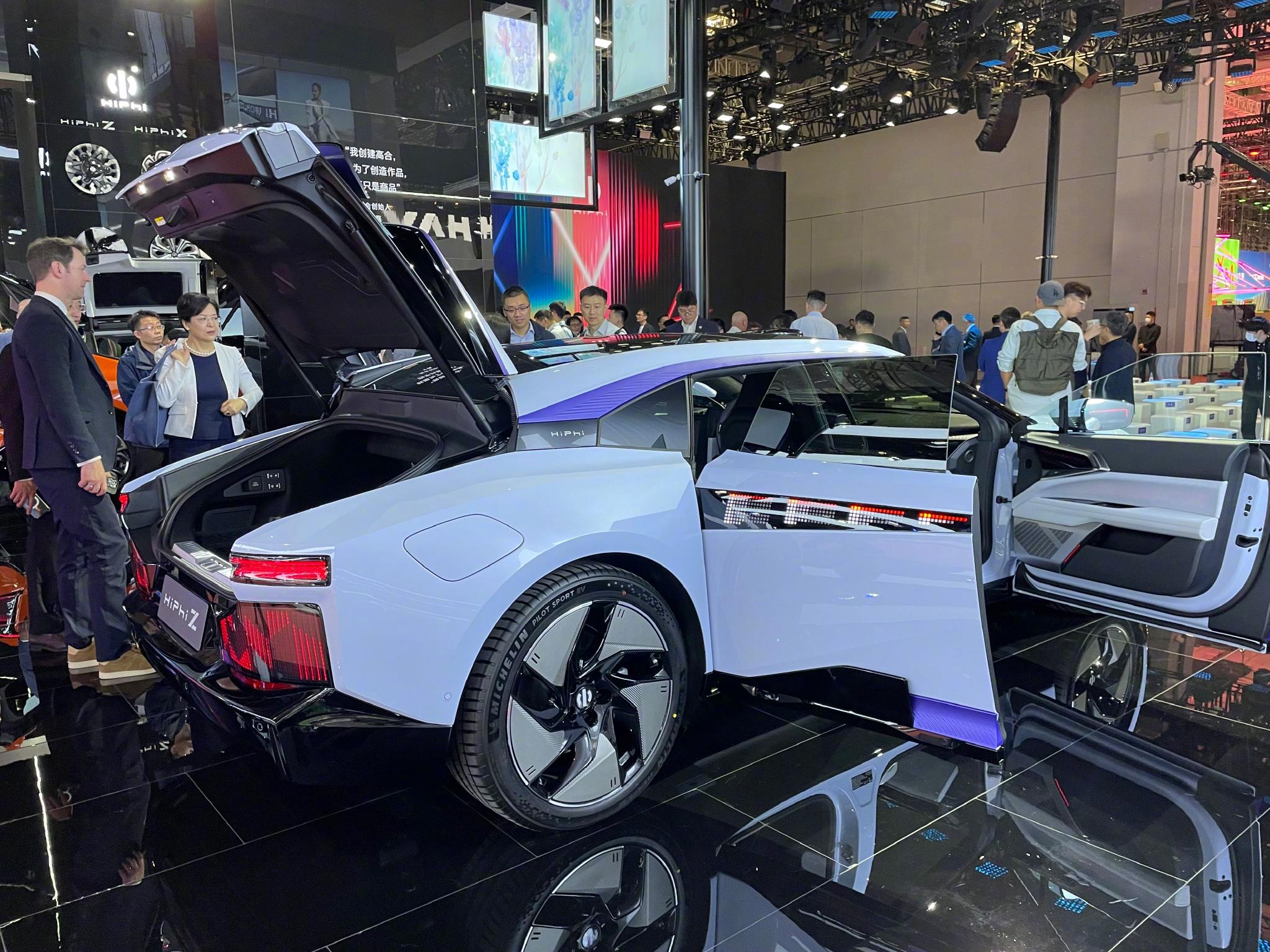 高合HiPhi X/Y/Z齐聚 这也是HiPhi Y的全球首秀……__财经头条