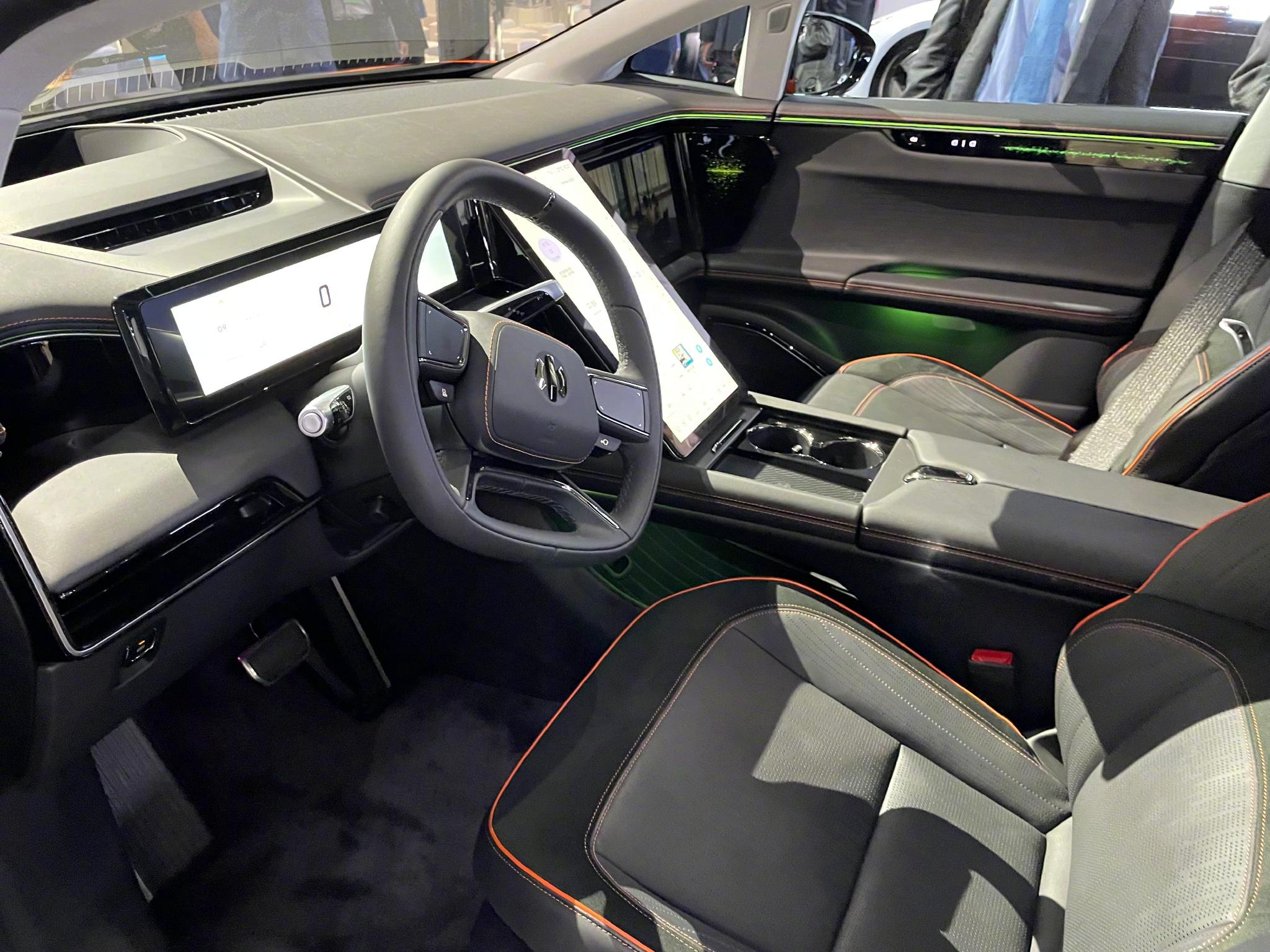 高合HiPhi X/Y/Z齐聚 这也是HiPhi Y的全球首秀……__财经头条