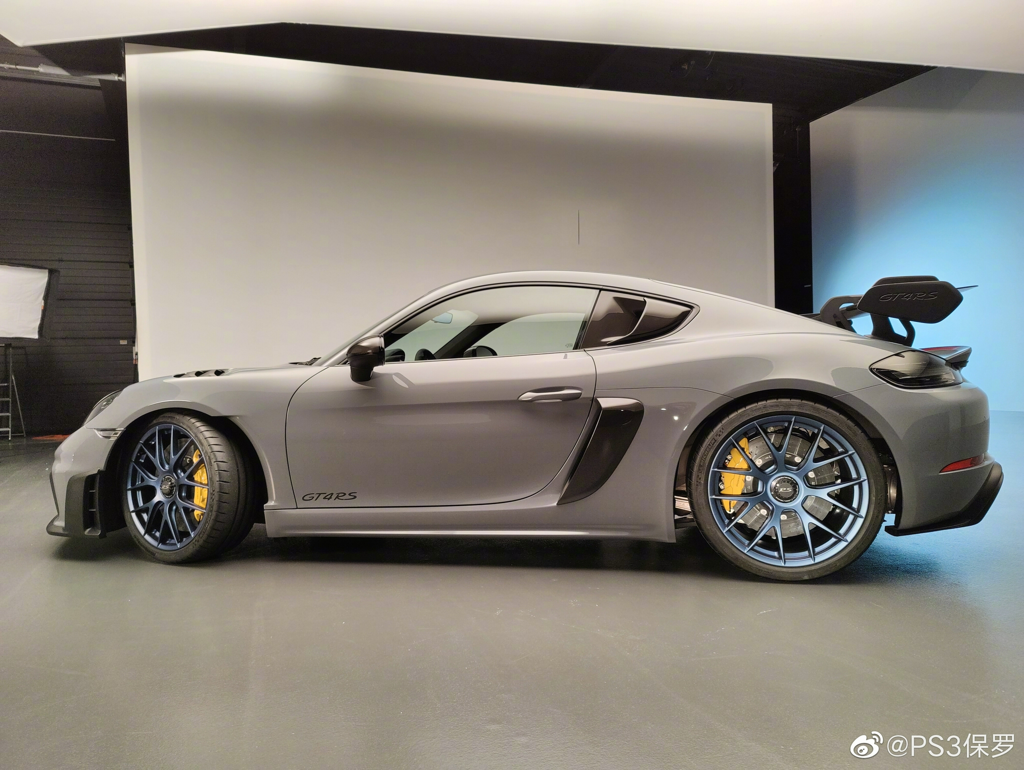 保时捷全新中置跑车旗舰：718 Cayman GT4 RS发布：……