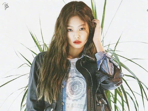 Jennie出道初期画报旧照释出，表现力如何？|Jennie_新浪新闻