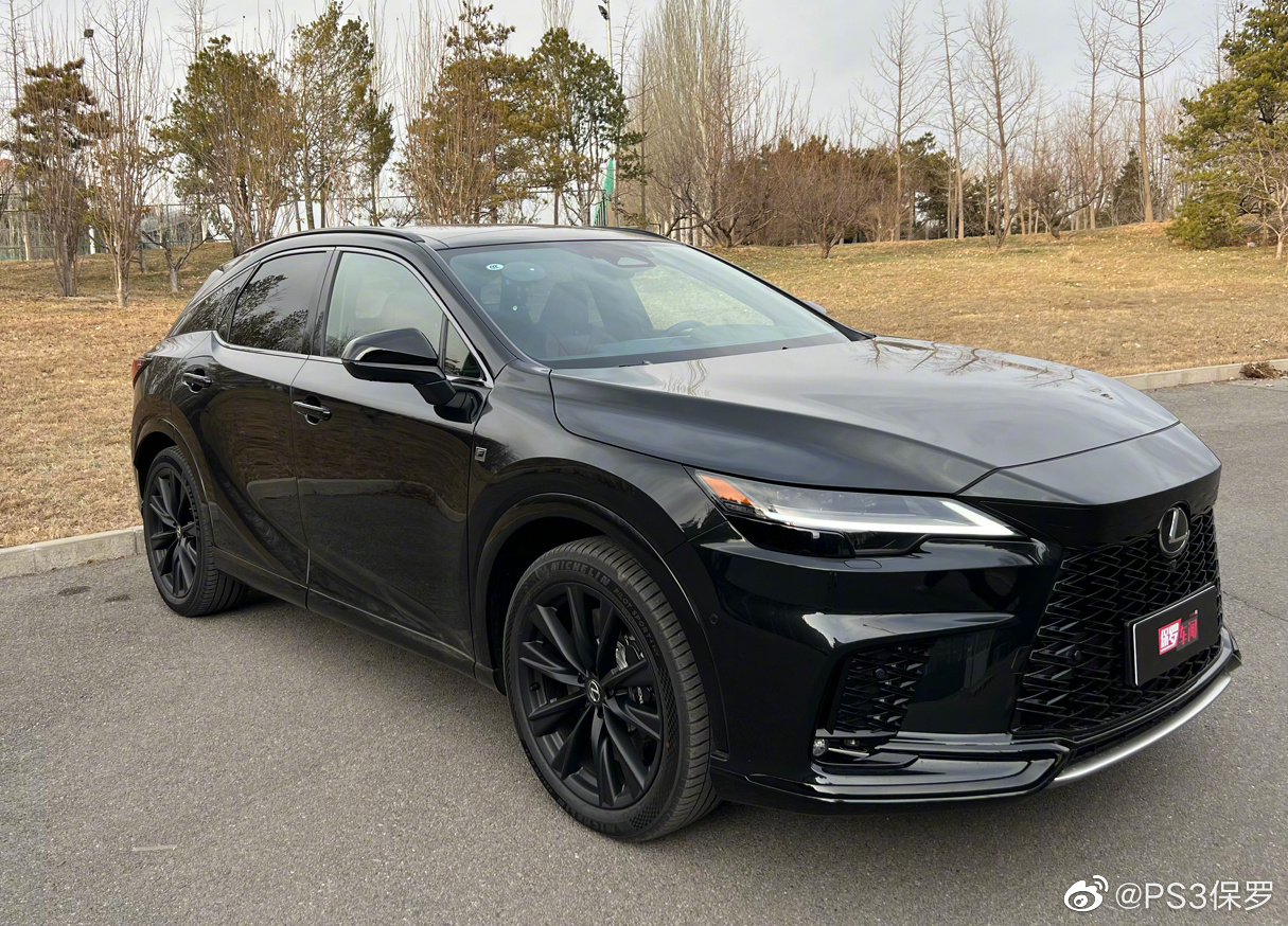 前段时间拍的全新一代雷克萨斯RX500h……