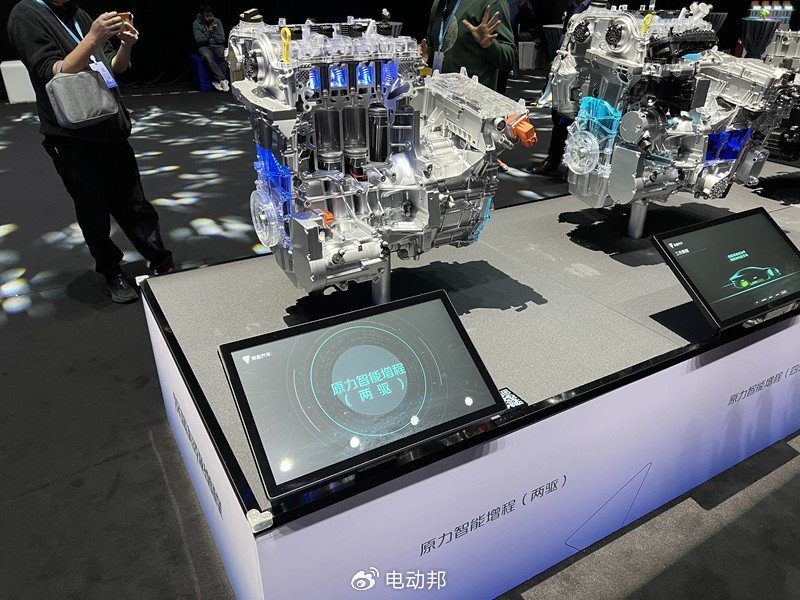 两把锁+空悬+CDC！超级增程2.0！深蓝G318正式亮相-新浪汽车