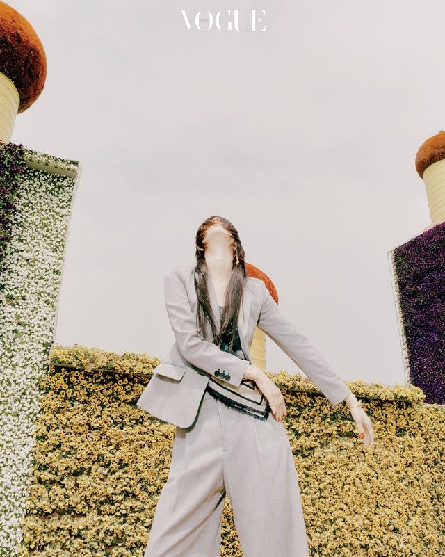 迪奥复古70年代时尚大片，在花园里