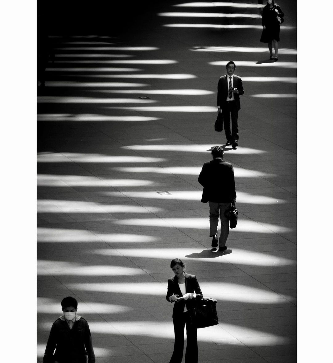 光与影的街头 | 摄影师Mark Fearnley