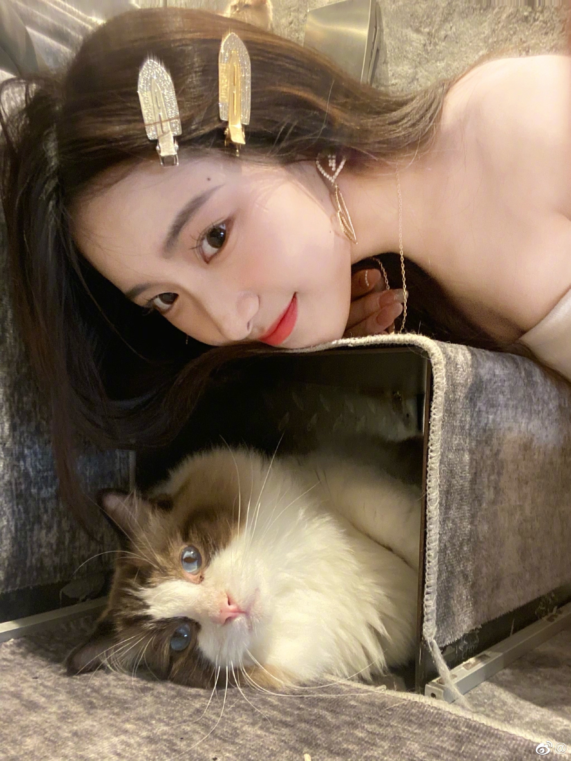 粉丝投稿：@曹妃妃不会飞_ 上戏20表本曹妃妃 身高165 体重42kg