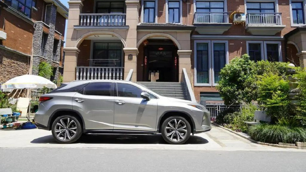 雷克萨斯RX300自白：也曾人间绝色过-新浪汽车