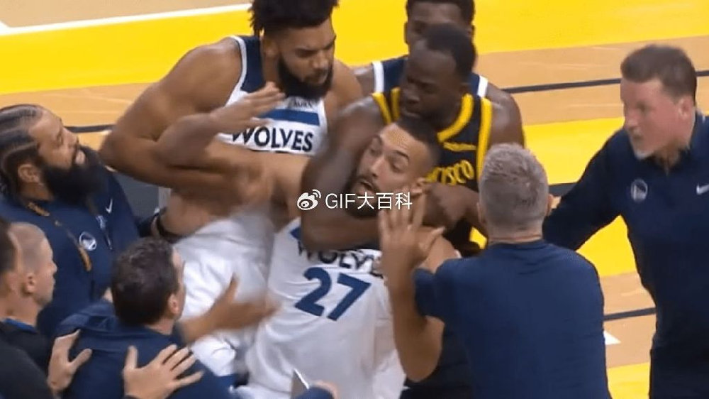 你认为追梦格林打球脏吗？掌掴太阳队努尔基奇，被NBA无限期停赛|德雷蒙德·格林|努尔基奇|追梦_新浪新闻