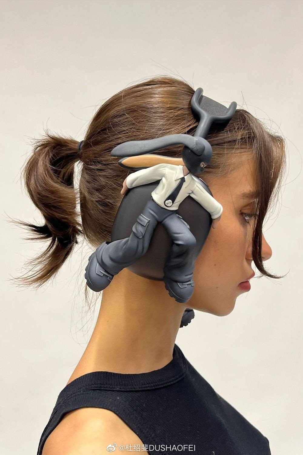 炸街必备！ 17 岁艺术家兼设计师 Offgod 携手 Gleb Kostin 推出……__财经头条