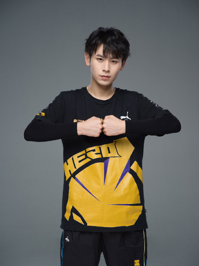 王者世冠定妆照 南京Hero久竞