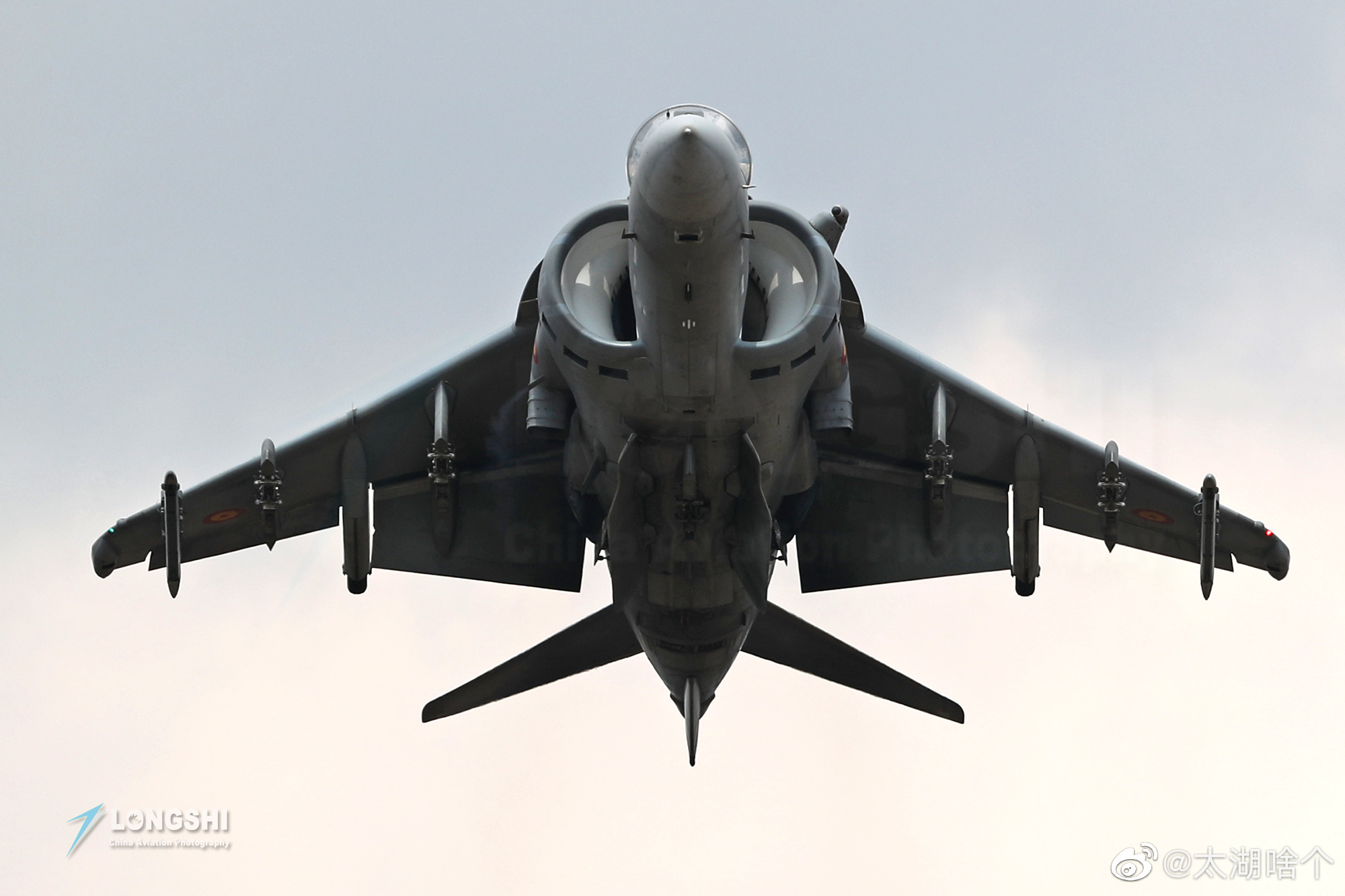 AV-8B并不具备超音速飞行能力……