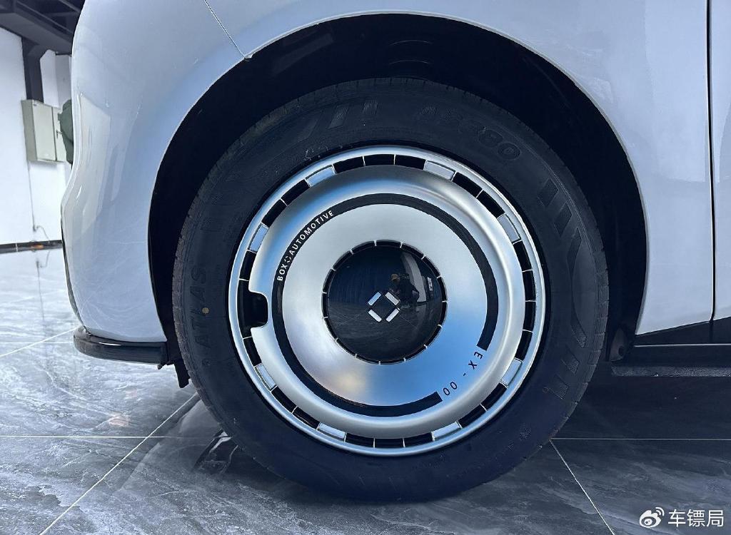 名叫“海马EX00”，智行盒子全新纯电MPV亮相，采用1+1+3座布局-新浪汽车