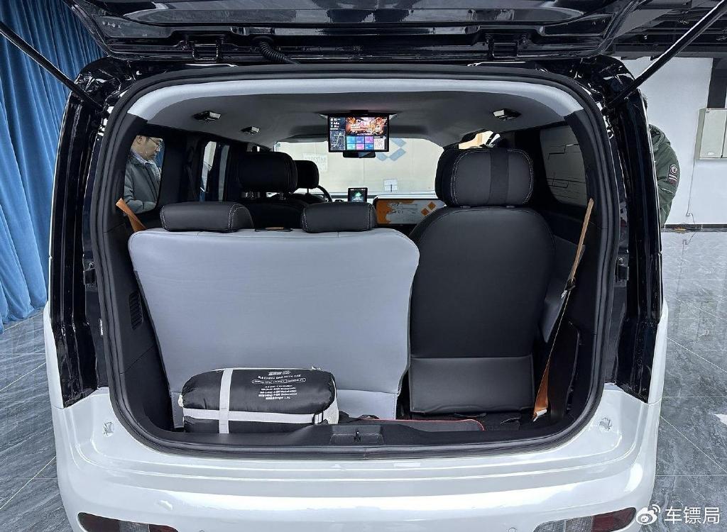 名叫“海马EX00”，智行盒子全新纯电MPV亮相，采用1+1+3座布局-新浪汽车