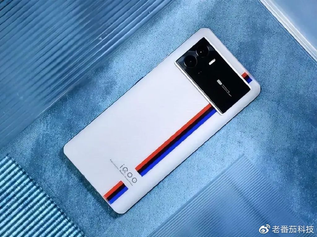 国产旗舰开始降价，目前这四款值得入手，都比乞丐版iPhone14便宜__财经头条