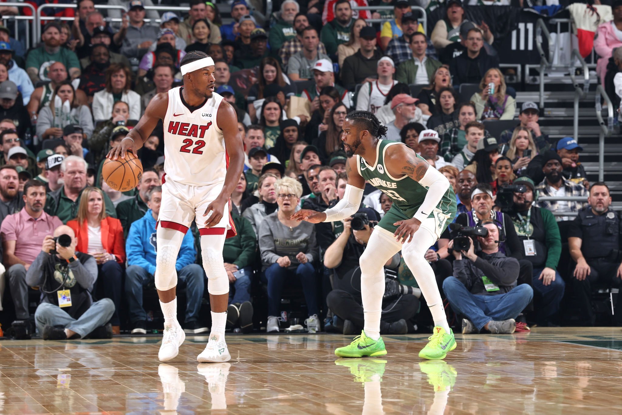 用一句话来评价Jimmy Butler 和热火在这轮系列赛的表现？__财经头条