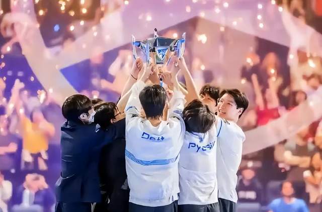 DRX赛后采访确定冠军皮肤，将有两只AD英雄，辅助选择出乎意料__财经头条