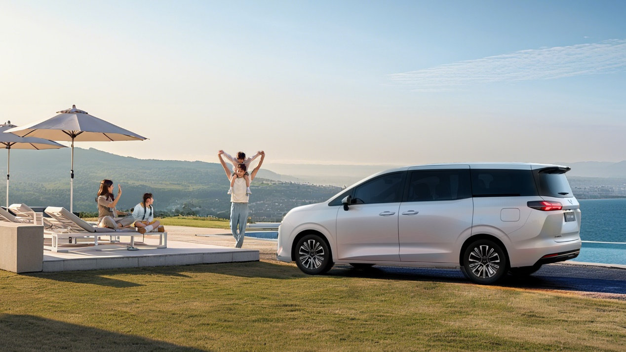 五菱全新MPV星光730 正式曝光-新浪汽车