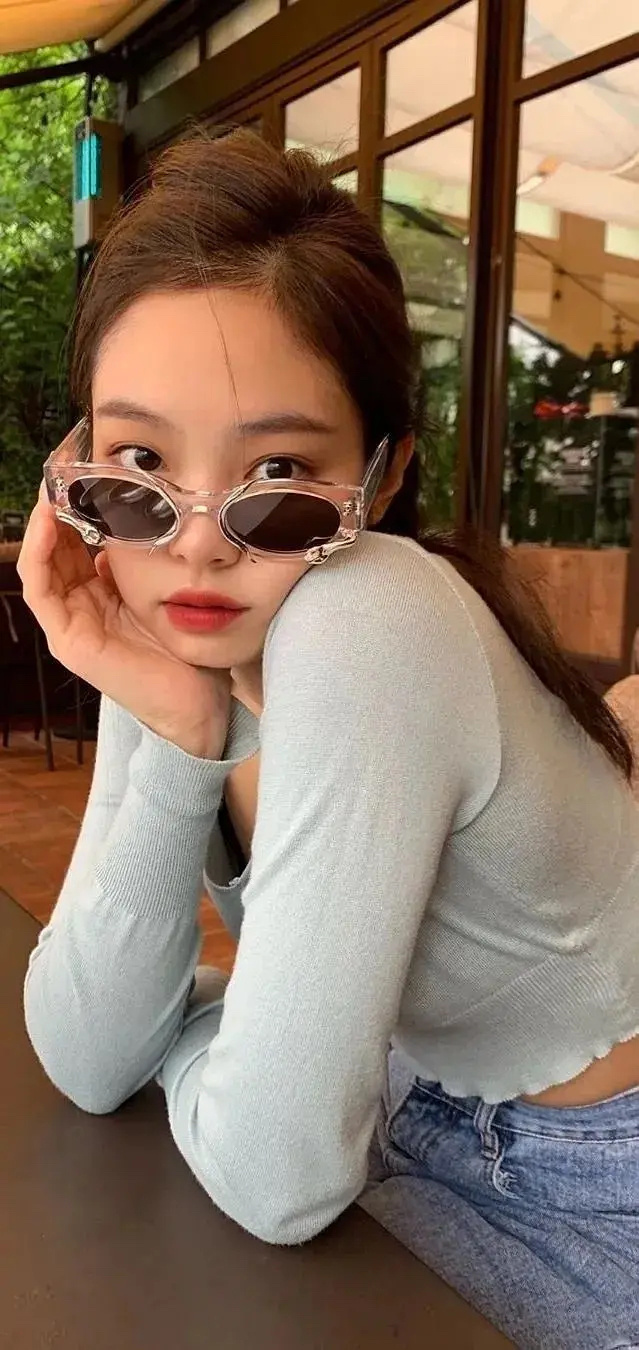 Jennie照片合集__财经头条