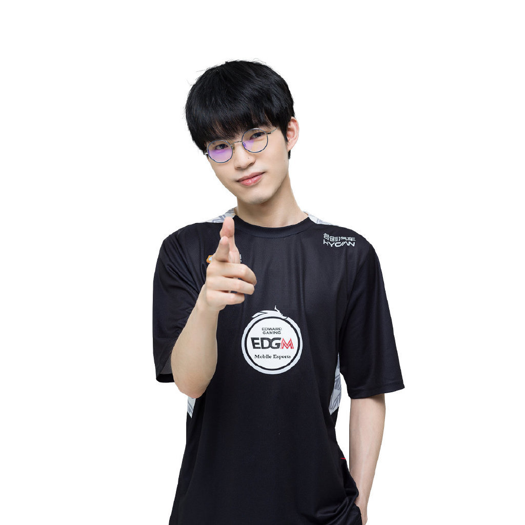 2022王者荣耀挑战者杯 上海EDG.M定妆照