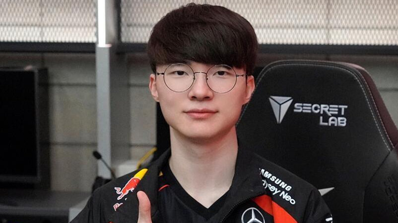 没想到Faker中国粉丝这么多，抵达成都后，大量粉丝前来接机|特权|粉丝|接机_新浪新闻