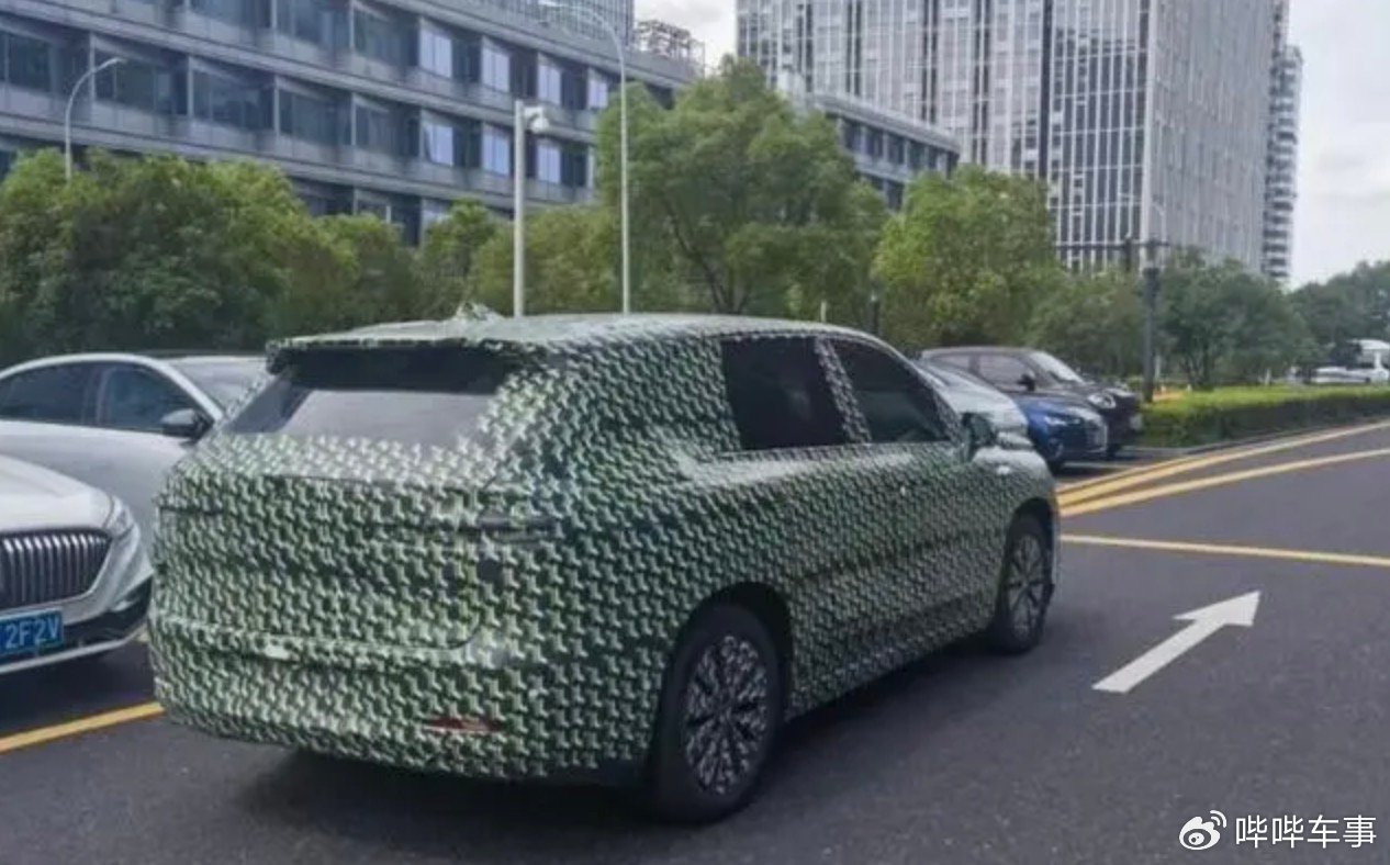 零跑B11实车曝光，还有一款B13全尺寸SUV，这是通吃理想L7L8L9?-新浪汽车