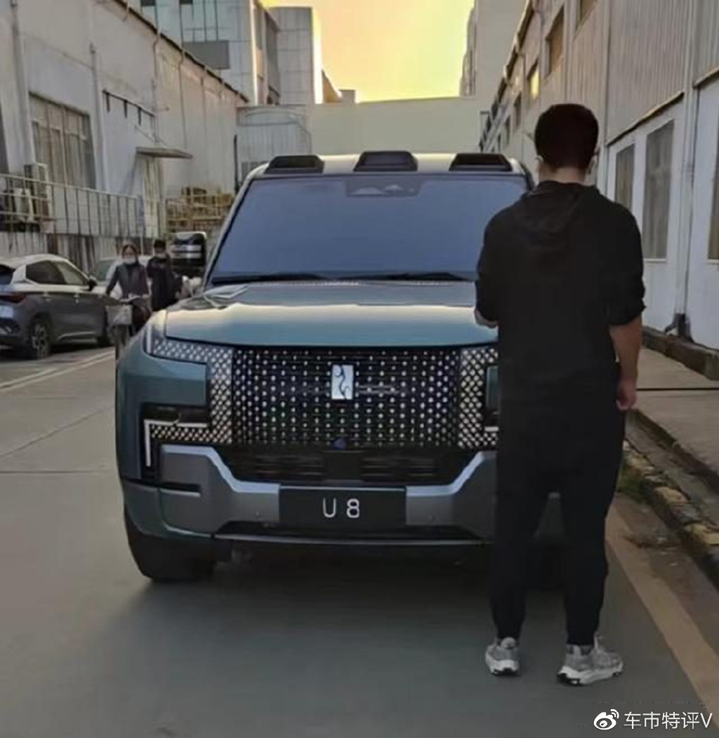仰望U8无伪装实车图曝光，气场强大零百加速3S级，能“水陆两栖”