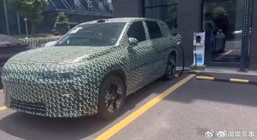 零跑B11实车曝光，还有一款B13全尺寸SUV，这是通吃理想L7L8L9?-新浪汽车