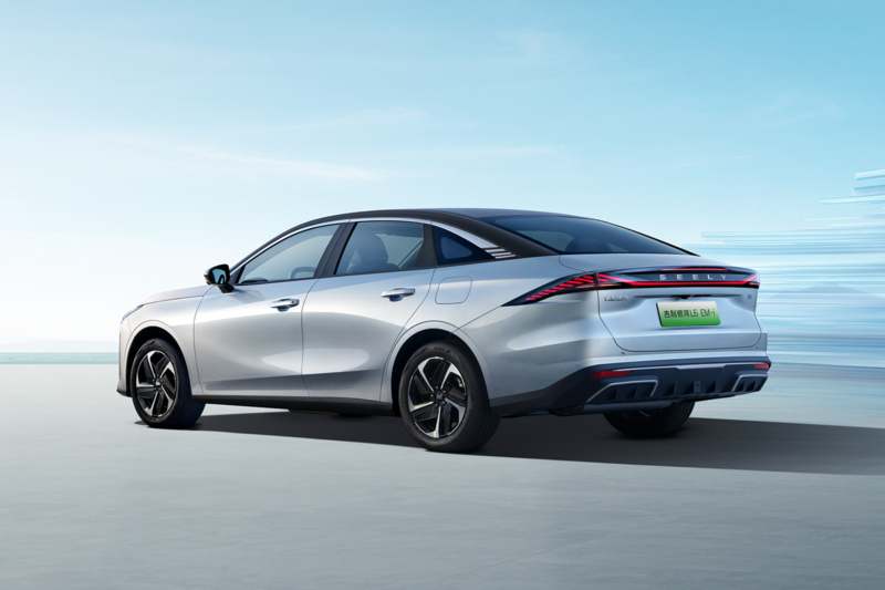 吉利银河L6EM-i正式上市 限时优惠7.98万元起-新浪汽车