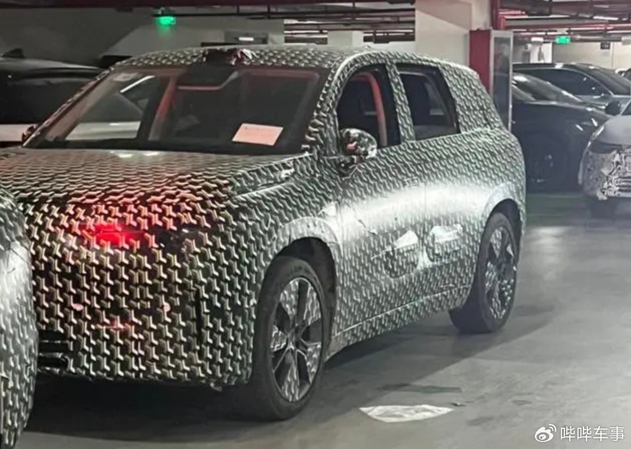 零跑B11实车曝光，还有一款B13全尺寸SUV，这是通吃理想L7L8L9?-新浪汽车