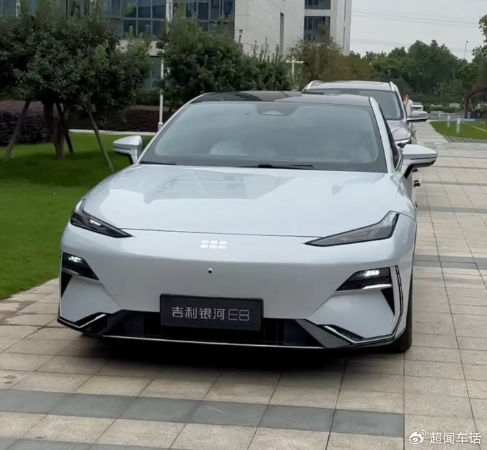 采用全新设计理念 吉利银河E8官图发布-新浪汽车