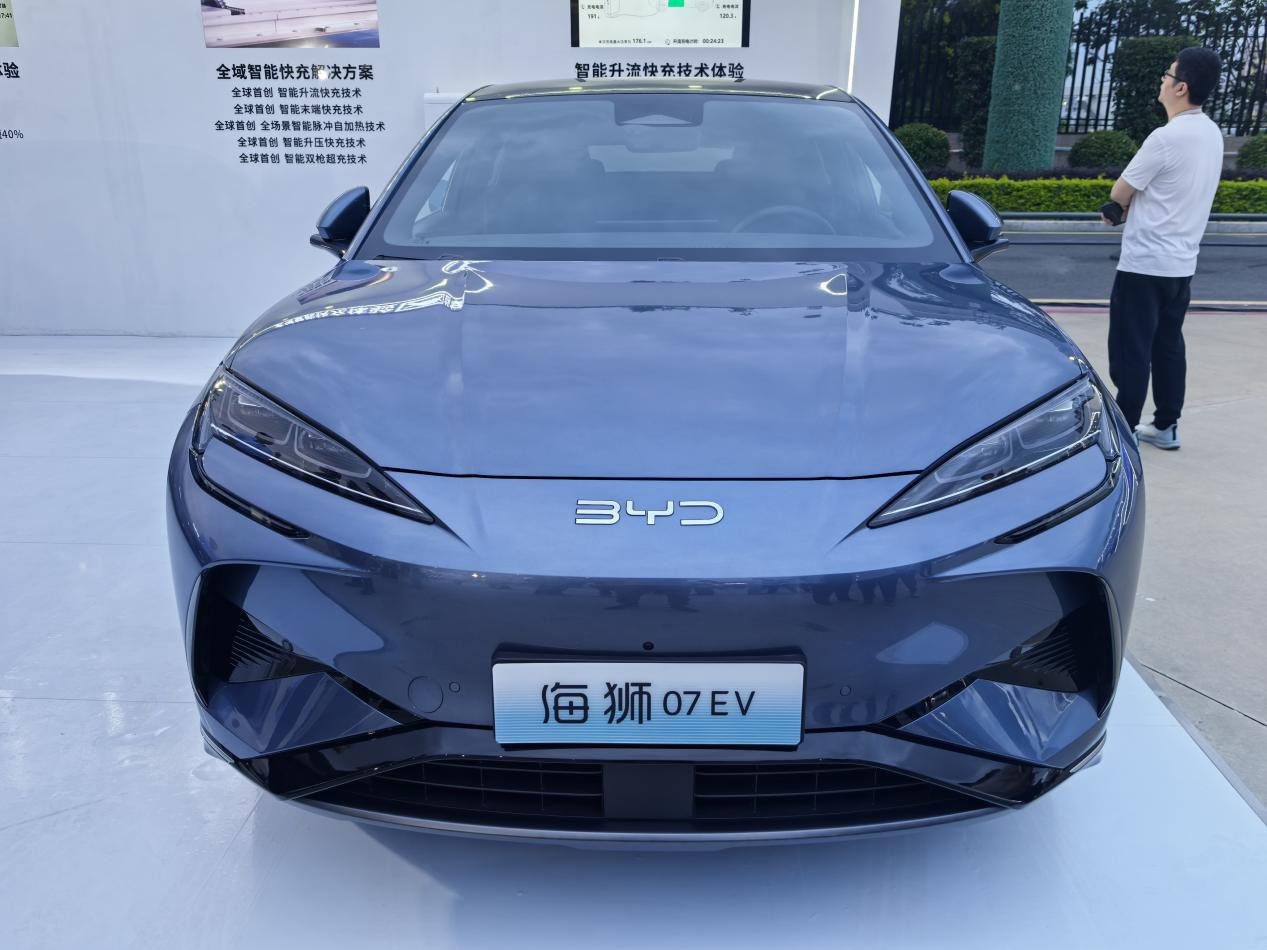 比亚迪高阶全能SUV上市，海狮07EV凭实力在中型SUV市场崭露头角-新浪汽车