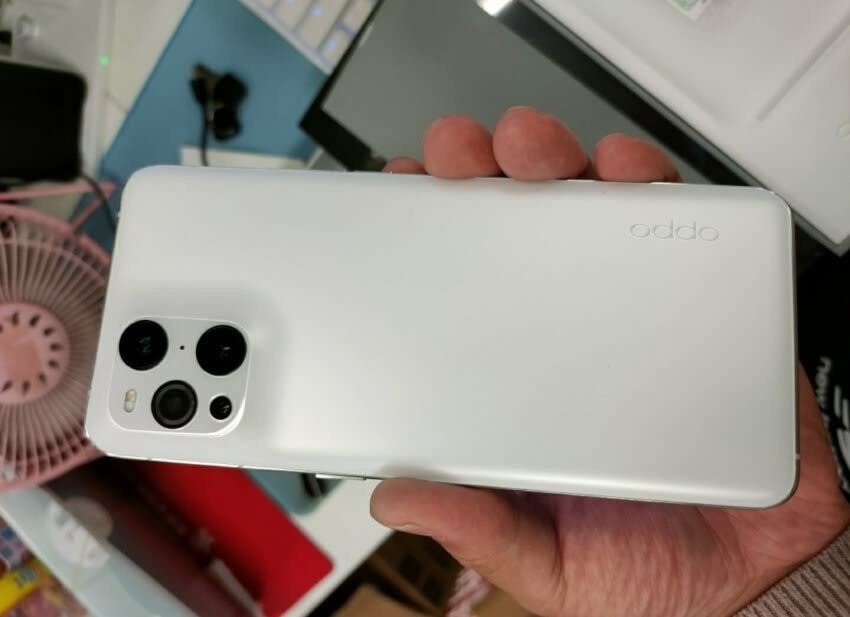 OPPO Find X4 Pro曝光：屏下相机+骁龙895+125W闪充，OPPO发力了__财经头条