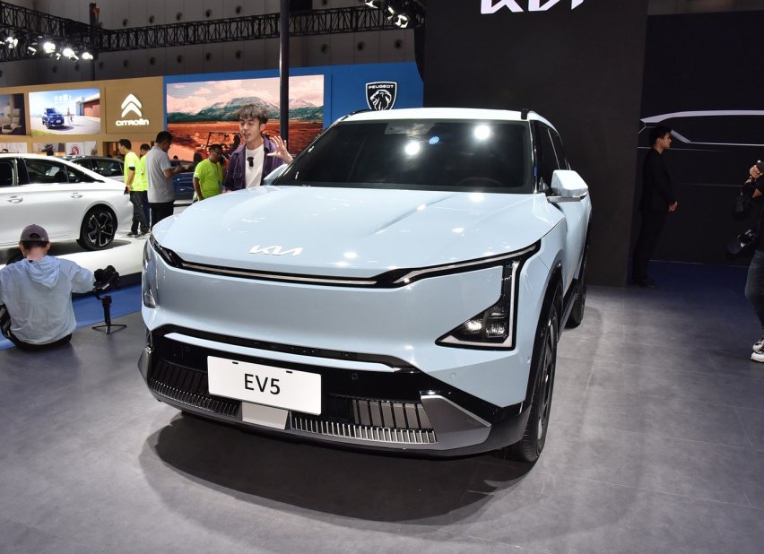 2023成都车展|起亚EV5开启预售，15.98-22.98万元-新浪汽车