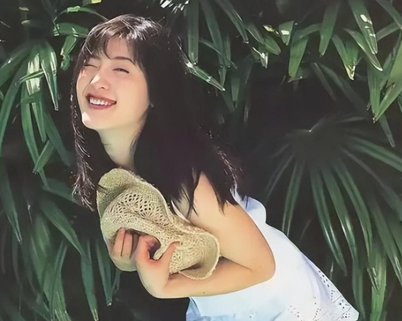 “最美潘金莲”杨思敏：19岁一炮而红，33岁后却沦落到卖拉面