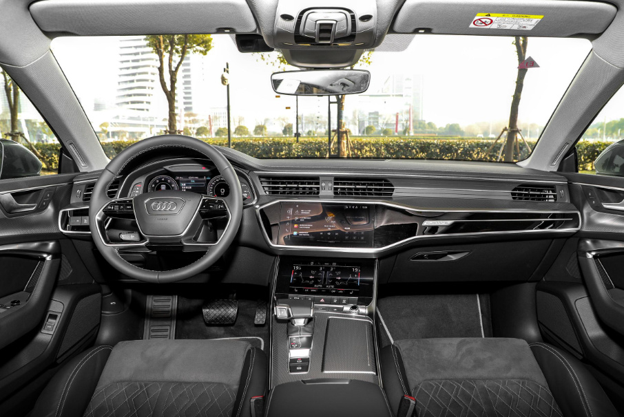 无框车门+高清矩阵大灯，上汽奥迪A7L比奔驰E300L更香-新浪汽车