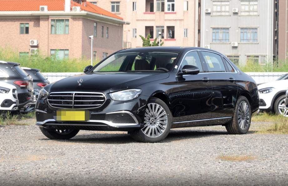 无框车门+高清矩阵大灯，上汽奥迪A7L比奔驰E300L更香-新浪汽车